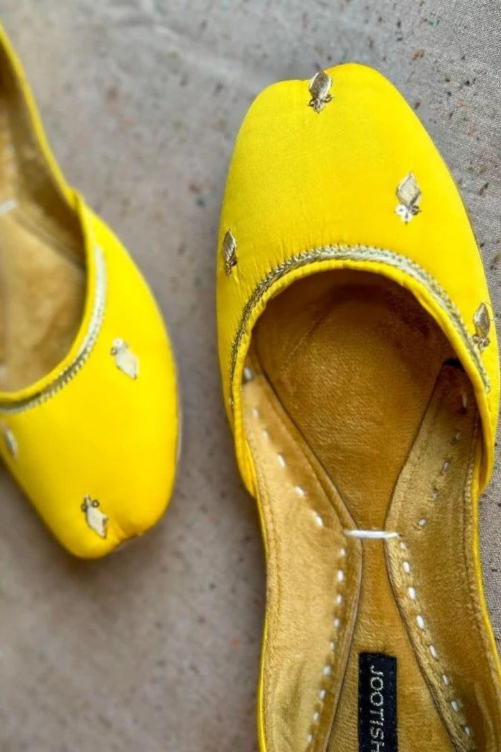 Pakistani Wedding Shoes | Pakistani Slippers | Free Shipping – Studio ...